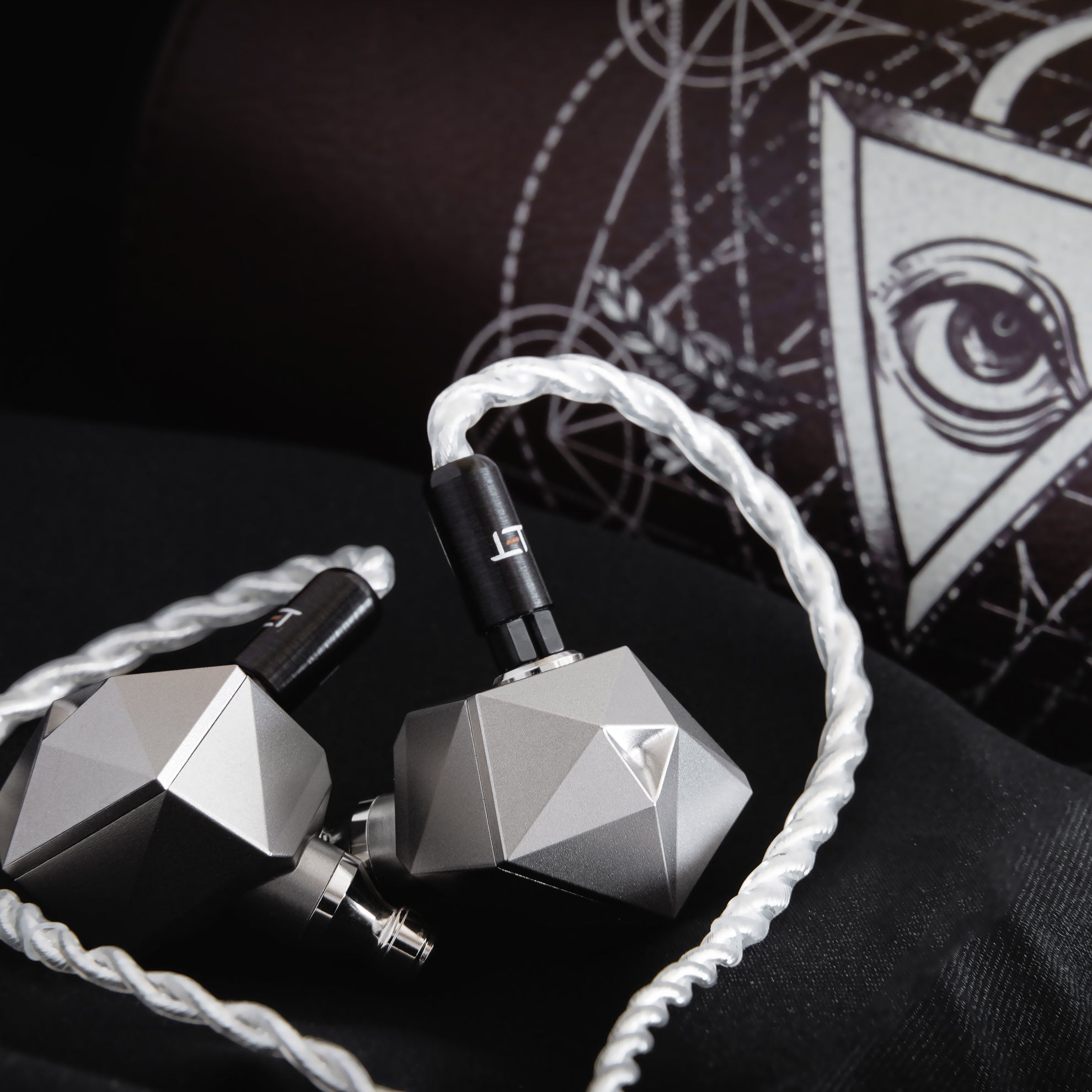 Thummim | Metal Magic Research | Universal IEM – Lanstar Innovation